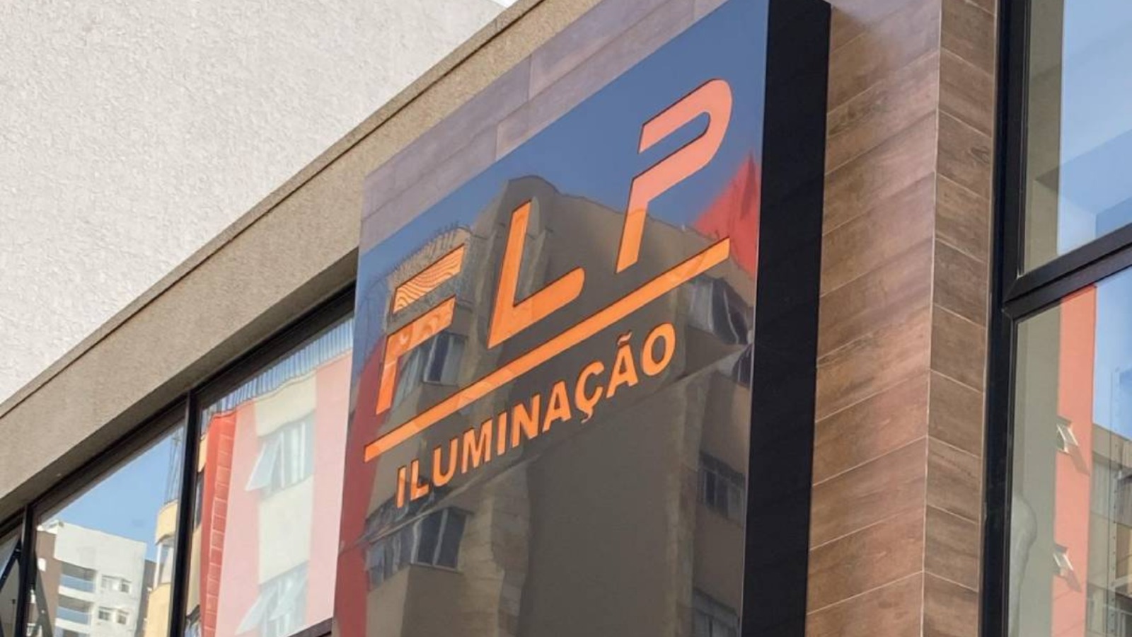 Tour na nova sede da aRede com a FLP Iluminação | aRede