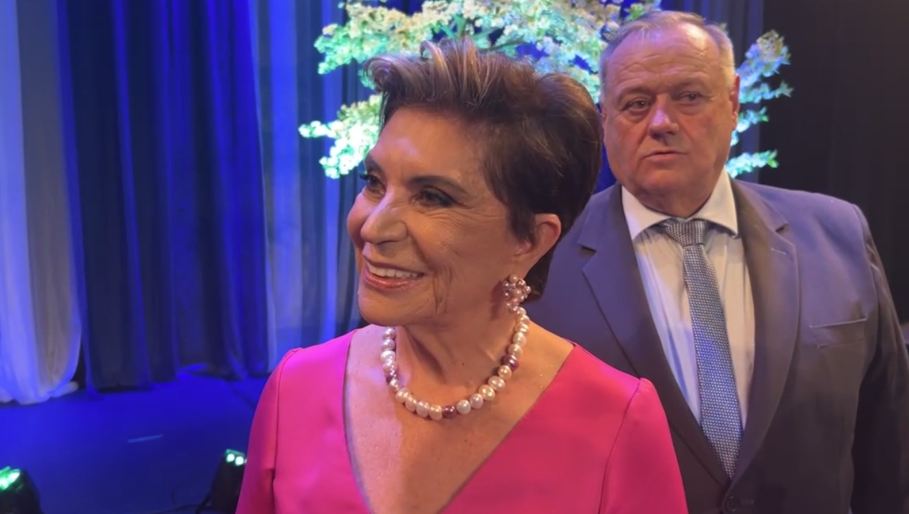 Elizabeth e Moisés Faria tomam posse da Prefeitura de PG | aRede