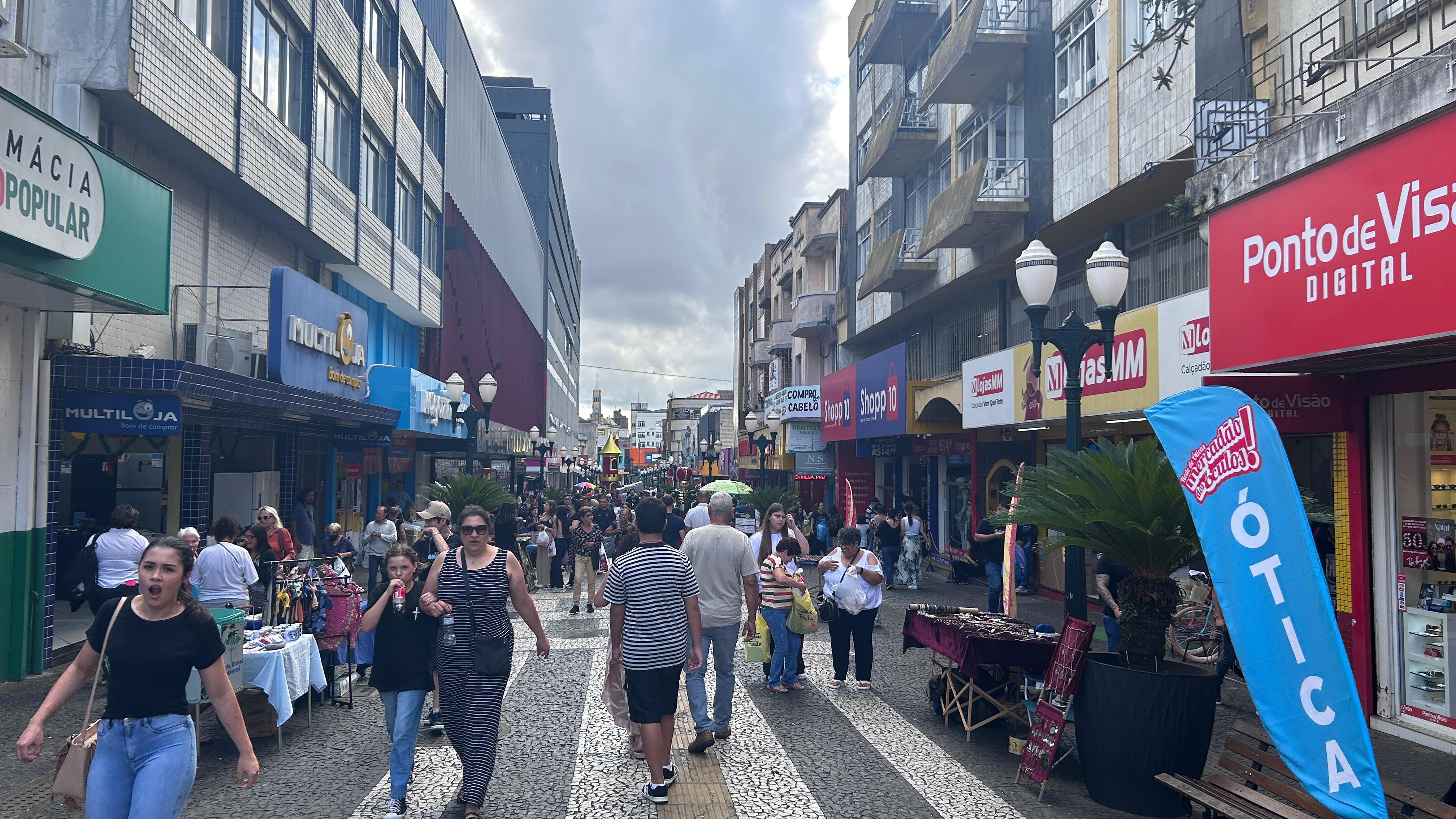 Estabelecimentos comerciais fecham no feriado do Dia do Trabalhador | aRede