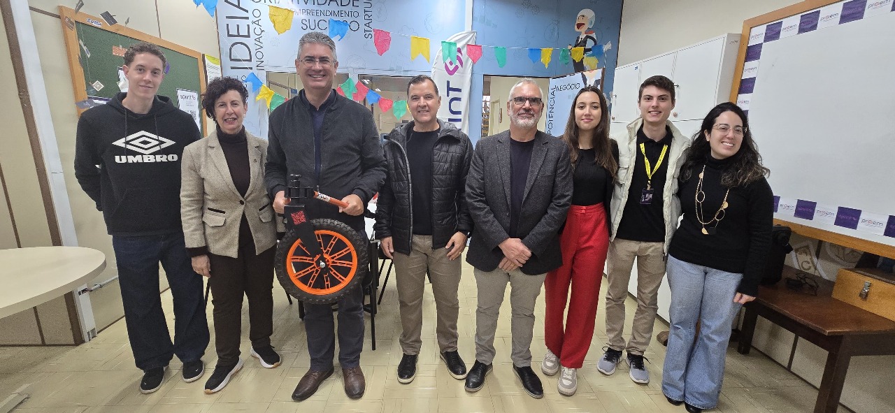 Küller visita UTFPR e conhece tecnologia para inclusão de pessoas com ...